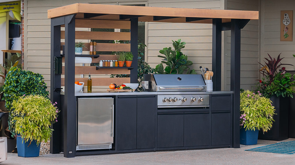 Sizzle and Style: Backyard Discovery's Fusion Flame Kitchen Sets the ...